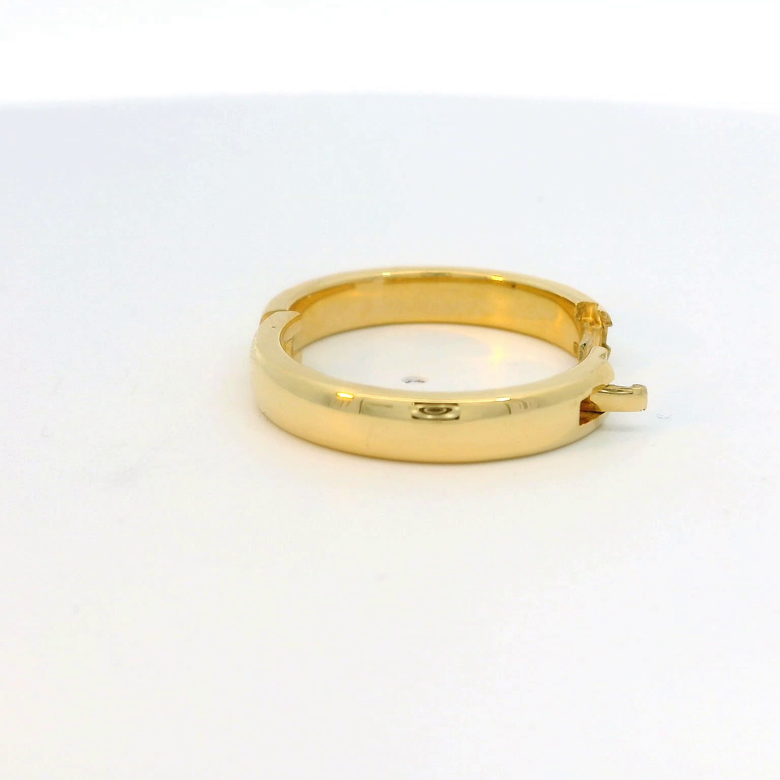 18ct Gold Hinged Wedding ring for arthritic fingers